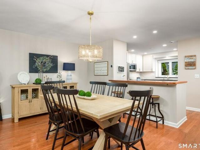 Sand Stone Dr Unit,south Windsor, Home For Sale