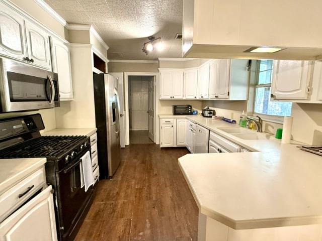 Sand Springs House with 6 bedrooms