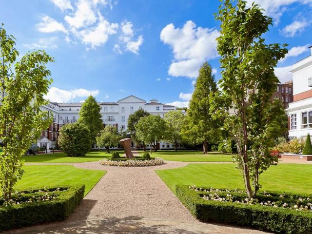 Sandalwood Mansions, Kensington. 2 bed apartment to rent £5,902 pcm £1,362 pw