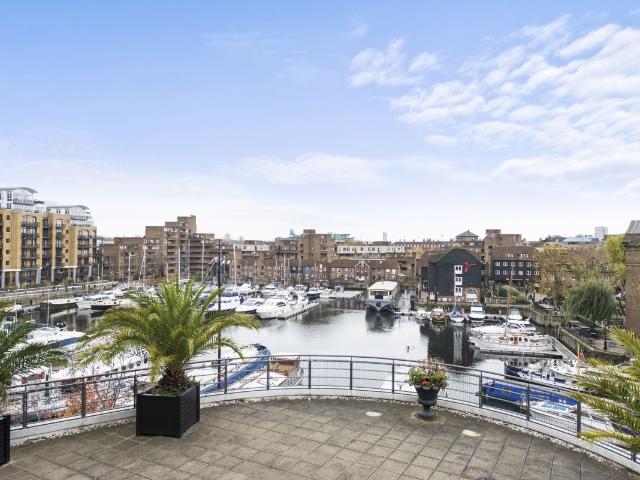 Sanderling Lodge, Star Place, City Quay, London E1W, 2 bed flat to rent, £4,333 pcm | PrimeLocation