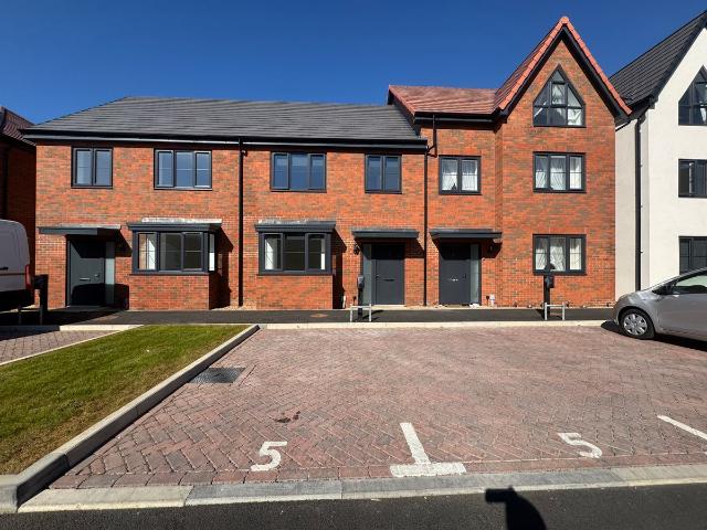 Sanders Lane, Aylesbury HP21, 3 bed property to rent, £2,000 pcm | PrimeLocation