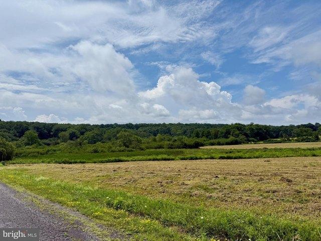 Sanders Ln, Oakland, MD 21550