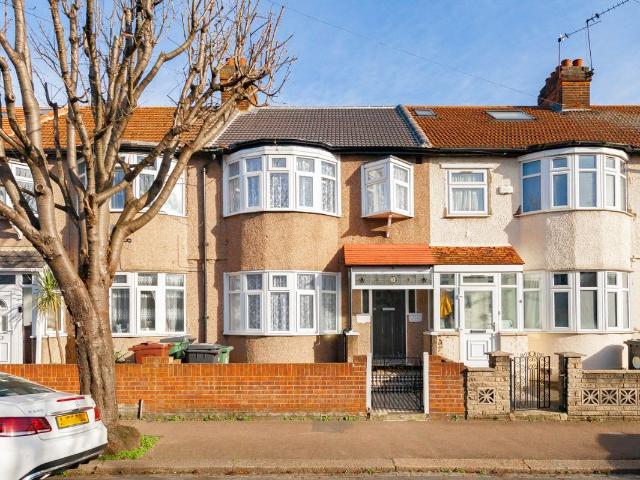 Sanderstead Road, London E10, 3 bed terraced house to rent, £2,950 pcm | PrimeLocation