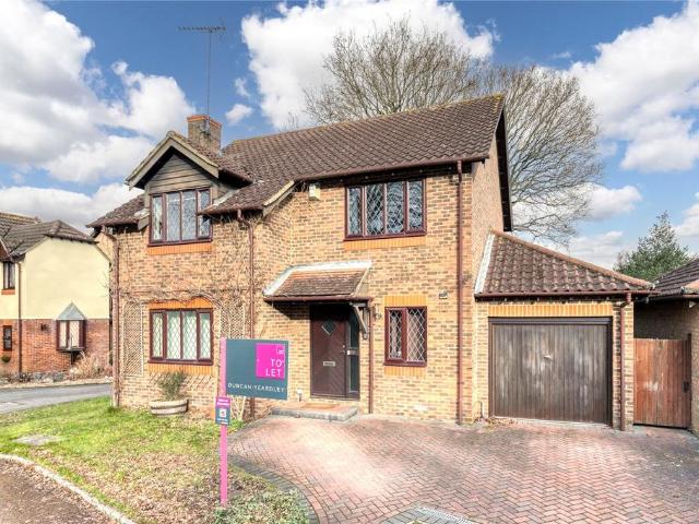 Sandford Down, The Warren, Bracknell. 4 bed detached house to rent £2,650 pcm £612 pw