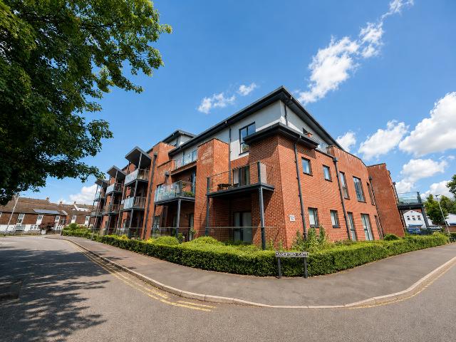 Sandford Gate, Lichfield WS13, 2 bed flat to rent, £1,300 pcm | PrimeLocation