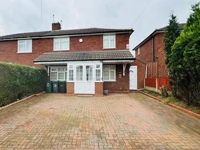 Sandfield Road, Wednesbury, B71 3NF, United Kingdom | 4 bed duplex for rent #140400359 | Rentberry