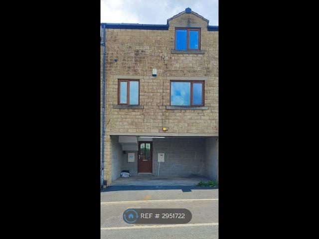 Sandhall Green, Halifax HX2, 4 bed terraced house to rent, £1,450 pcm | PrimeLocation