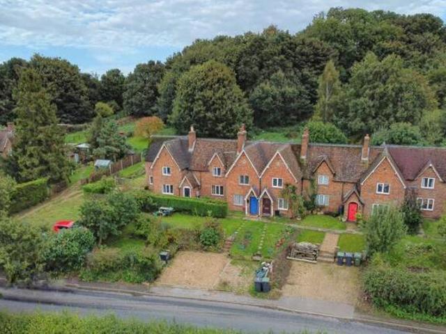 Sandhill Close, Millbrook, 2 Bedroom Cottage