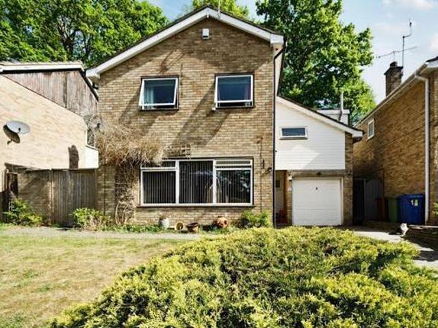 Sandhurst, Berkshire, 4 Bedroom Detached