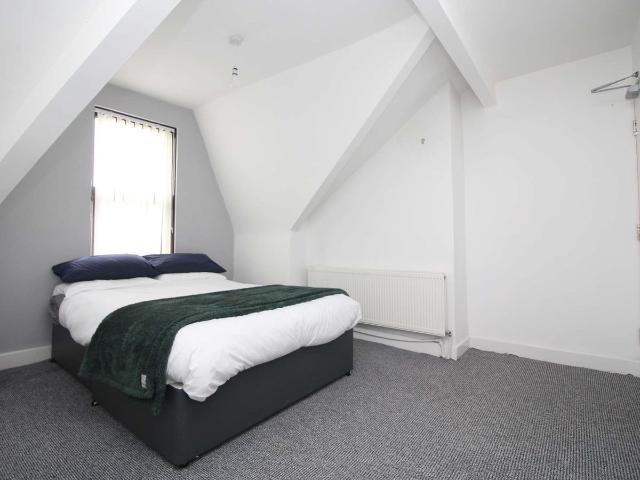 Sandhurst Grove, Leeds LS8, Room to rent, £485 pcm | PrimeLocation