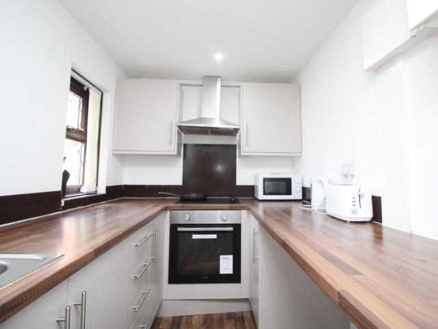 Sandhurst Grove, Leeds LS8, Room to rent, £1,920 pcm | PrimeLocation