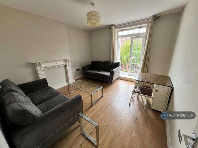 Sandon House, London, SW2 4 bed flat to rent £3,100 pcm £715 pw