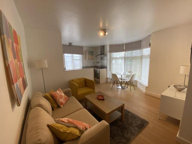 Sandon Road, Edgbaston B17 2 bed flat to rent £1,217 pcm £281 pw