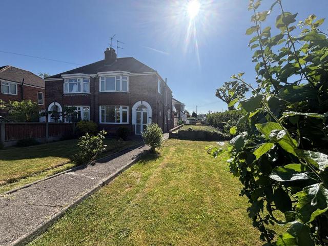Sandon Road, Stafford, ST16 3HW 3 bed semi detached house to rent £1,225 pcm £283 pw