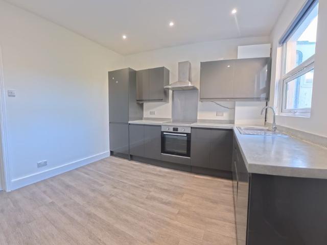 Sandown Road, Brighton BN2, 2 bed flat to rent, £1,550 pcm | PrimeLocation