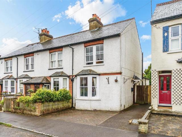 Sandlands Road, Walton On The Hill 3 bed semi detached house to rent £2,400 pcm £554 pw