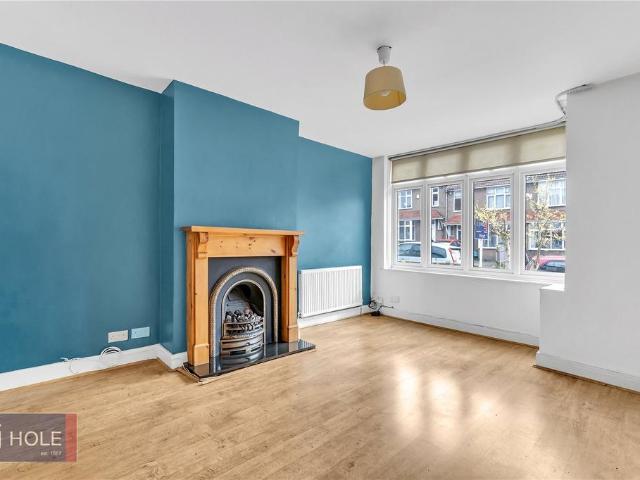 Sandling Avenue, Horfield, Bristol, BS7 4 bed end of terrace house to rent £1,950 pcm £450 pw