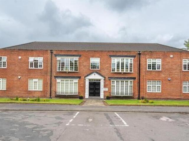 Sandmoor Close, Alwoodley, 3 Bedroom Apartment