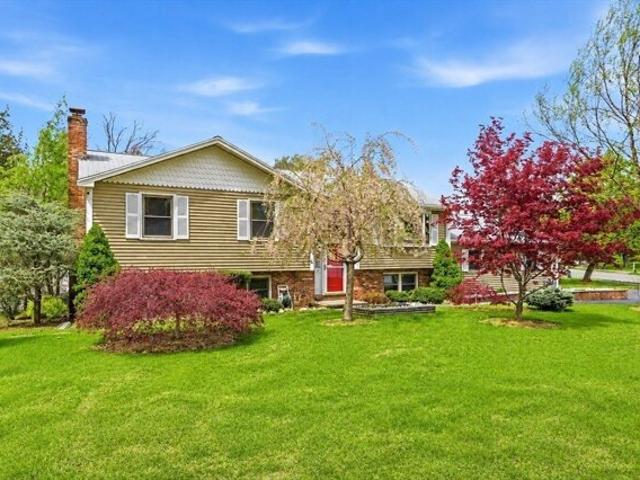 Sandspur Ln, North Reading, Home For Sale