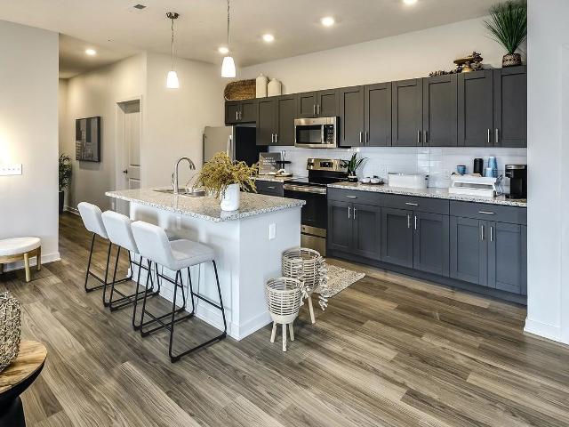 Sandstone Villas 3 Bedroom Apartment for Rent at 16251 Sandstone Plz, Omaha, NE 68116