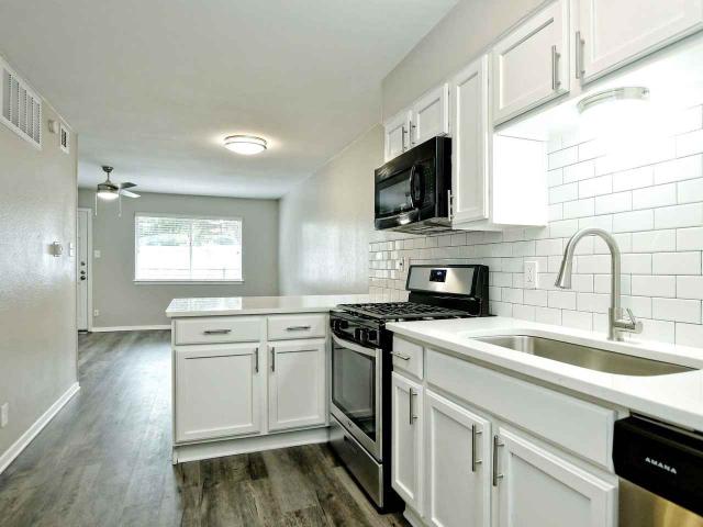 Sandpiper Apartments 2 Bedroom Apartment for Rent at 2810 Rio Grande St, Austin, TX 78705 West University