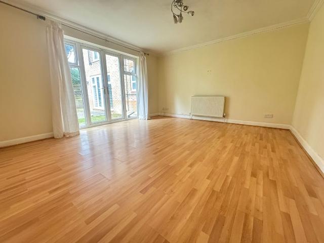 Sandpiper Road, Cheam SM1, 2 bed flat to rent, £1,700 pcm | PrimeLocation
