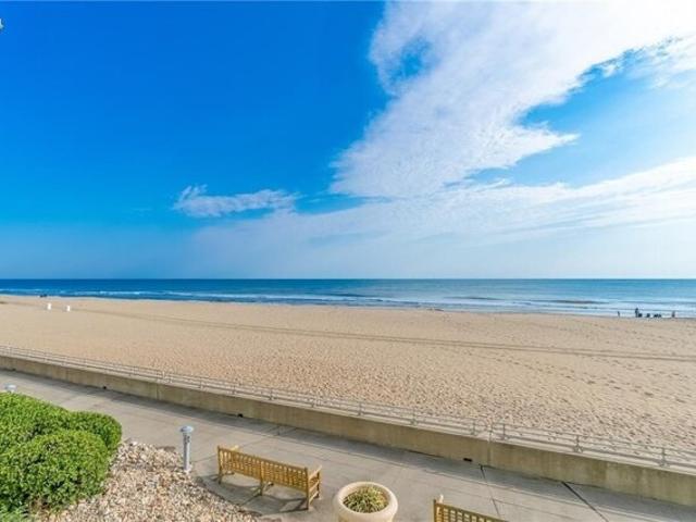 Sandpiper Rd Apt,virginia Beach, Condo For Sale