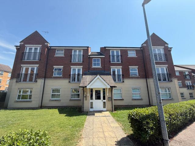 Sandpiper Way, Leighton Buzzard LU7, 2 bed flat to rent, £1,250 pcm | PrimeLocation