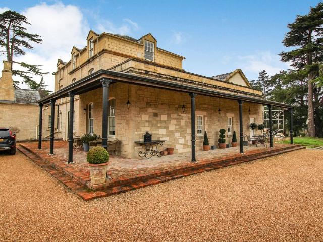 Sandridge Park, Sandridge Common SN12, 2 bed maisonette to rent, £1,950 pcm | PrimeLocation