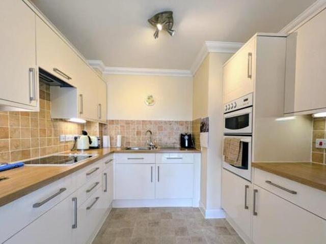 Sandringham Court, London Road, 1 Bedroom Flat
