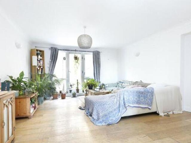 Sandringham Court, Rotherhithe Street, 3 Bedroom Apartment