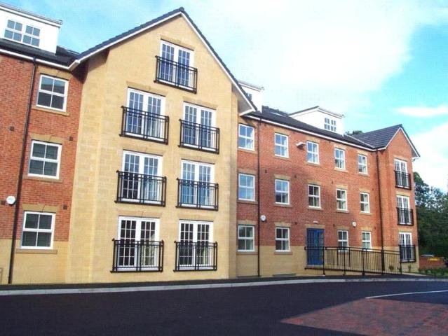 Sandringham Court, Sandringham Drive. 2 bed apartment to rent £1,150 pcm £265 pw