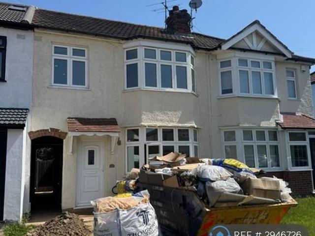 Sandringham Close, Enfield, EN1 3 bed semi detached house to rent £2,450 pcm £565 pw