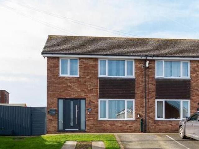 Sandringham Drive, Louth, 3 Bedroom End