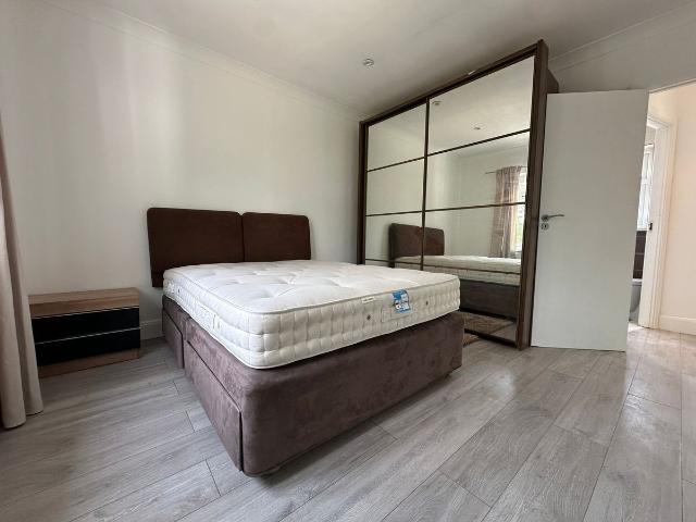 Sandringham Gardens, London N12, 3 bed flat to rent, £2,550 pcm | PrimeLocation