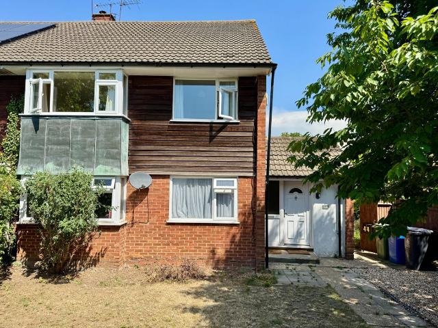 Sandringham Road, Maidenhead, Berkshire SL6, 2 bed maisonette to rent, £1,500 pcm | PrimeLocation