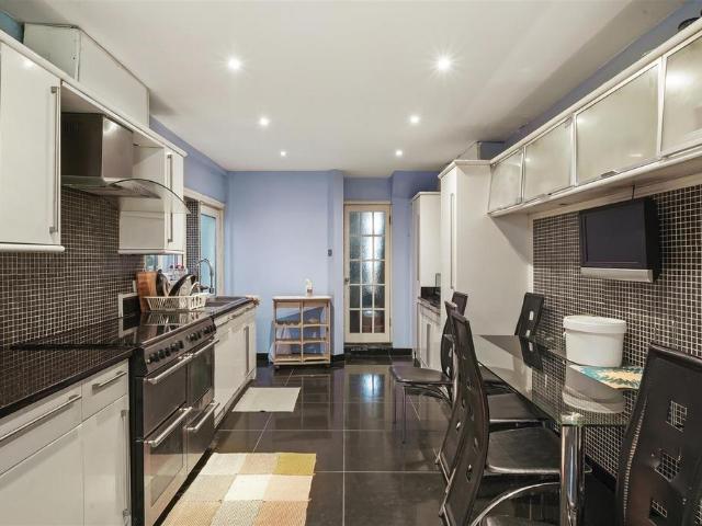 Sandringham Road, NW2 4 bed terraced house to rent £3,200 pcm £738 pw