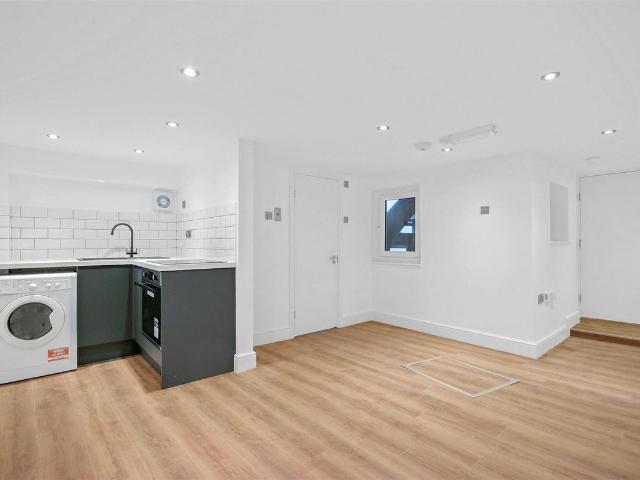 Sandringham Road, London E8, Studio to rent, £1,400 pcm | PrimeLocation