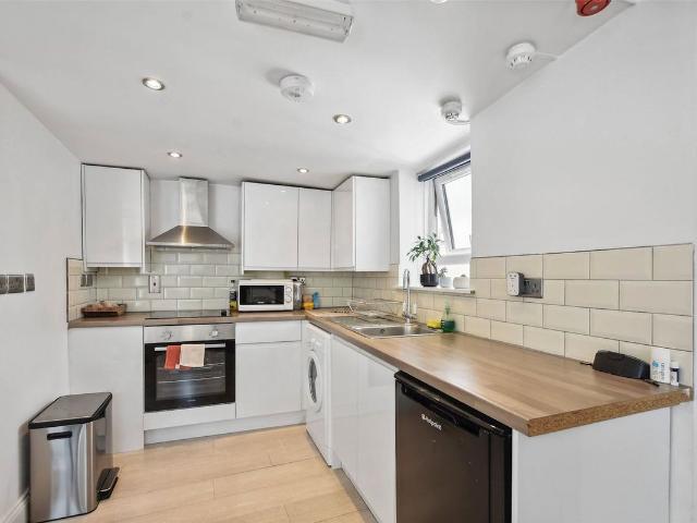Sandringham Road, London E8, Studio to rent, £1,400 pcm | PrimeLocation