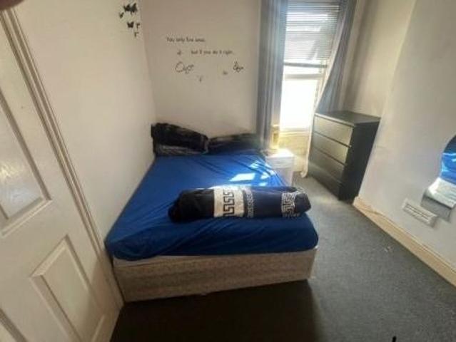 Sandringham Road, London NW2, Room to rent, £650 pcm | PrimeLocation