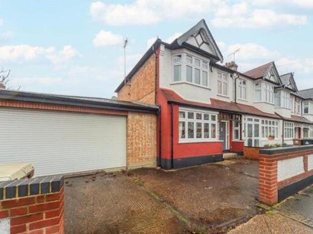 Sandringham Road, Wood Green, 3 Bedroom End
