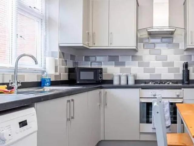 Sandwell, B67 6LW, United Kingdom | 3 bed house for rent #160535697 | Rentberry