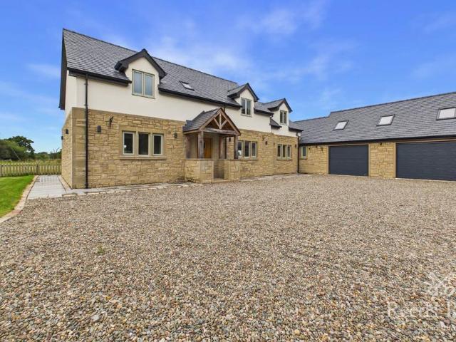 Sandwell Brow, Preston PR3 4 bed detached house to rent £2,995 pcm £691 pw