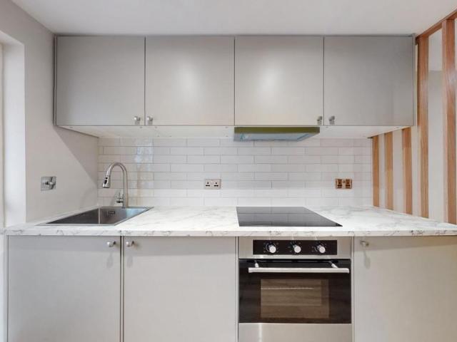 Sandwell Crescent, London NW6 Studio to rent £1,375 pcm £317 pw