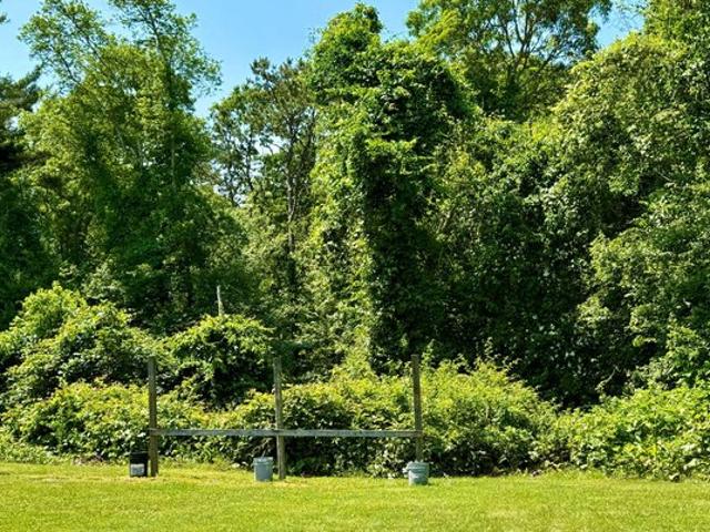 Sandwich Rd, Teaticket, MA 02536