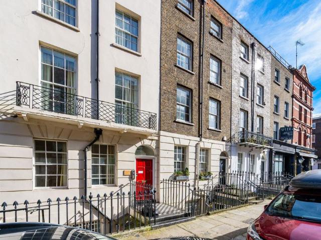 Sandwich Street, Bloomsbury, London. 2 bed flat to rent £6,067 pcm £1,400 pw