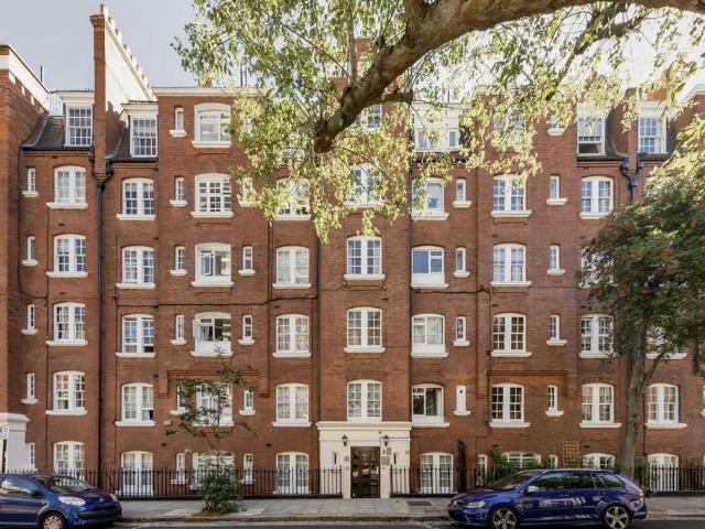 Sandwich Street, London WC1H 1 bed flat to rent £2,300 pcm £531 pw