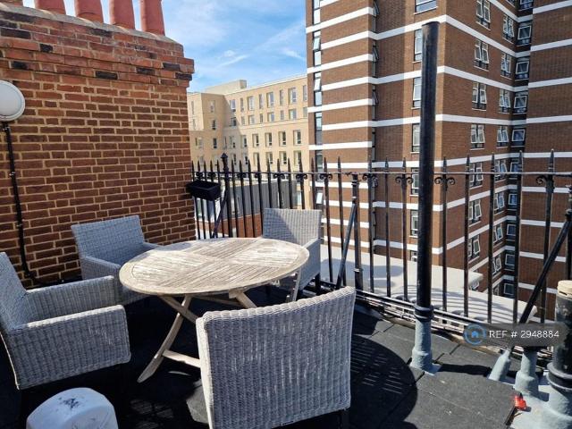 Sandwich Street, London, WC1H 1 bed flat to rent £2,500 pcm £577 pw