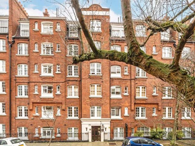 Sandwich Street, London WC1H 2 bed flat to rent £2,496 pcm £576 pw