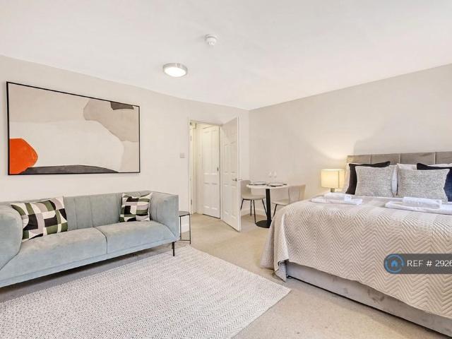 Sandwich Street, London, WC1H Studio to rent £2,500 pcm £577 pw